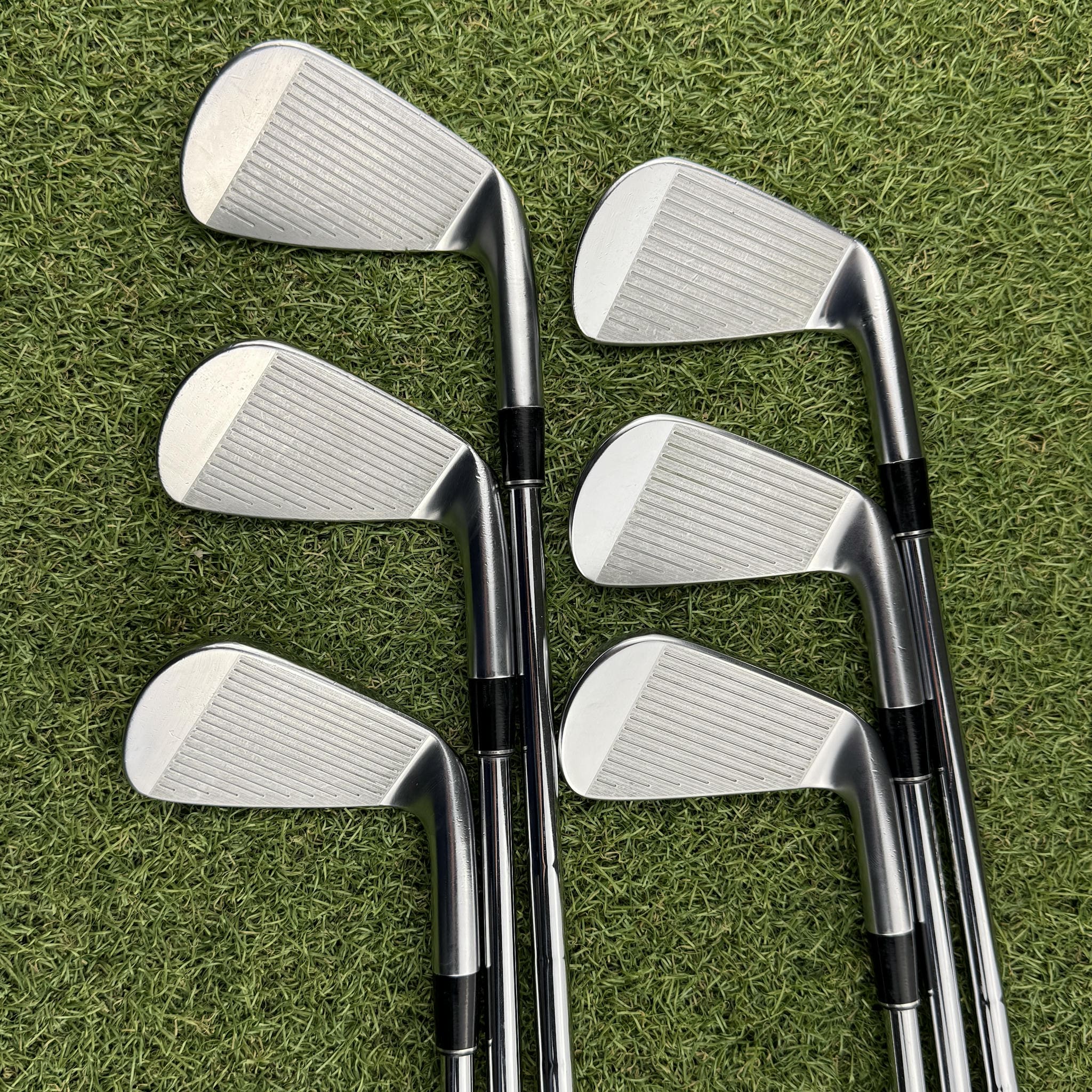 Used Srixon ZX5 / ZX7 Combo Irons / 5-Pw / Kbs Tour Stiff / Left Hand