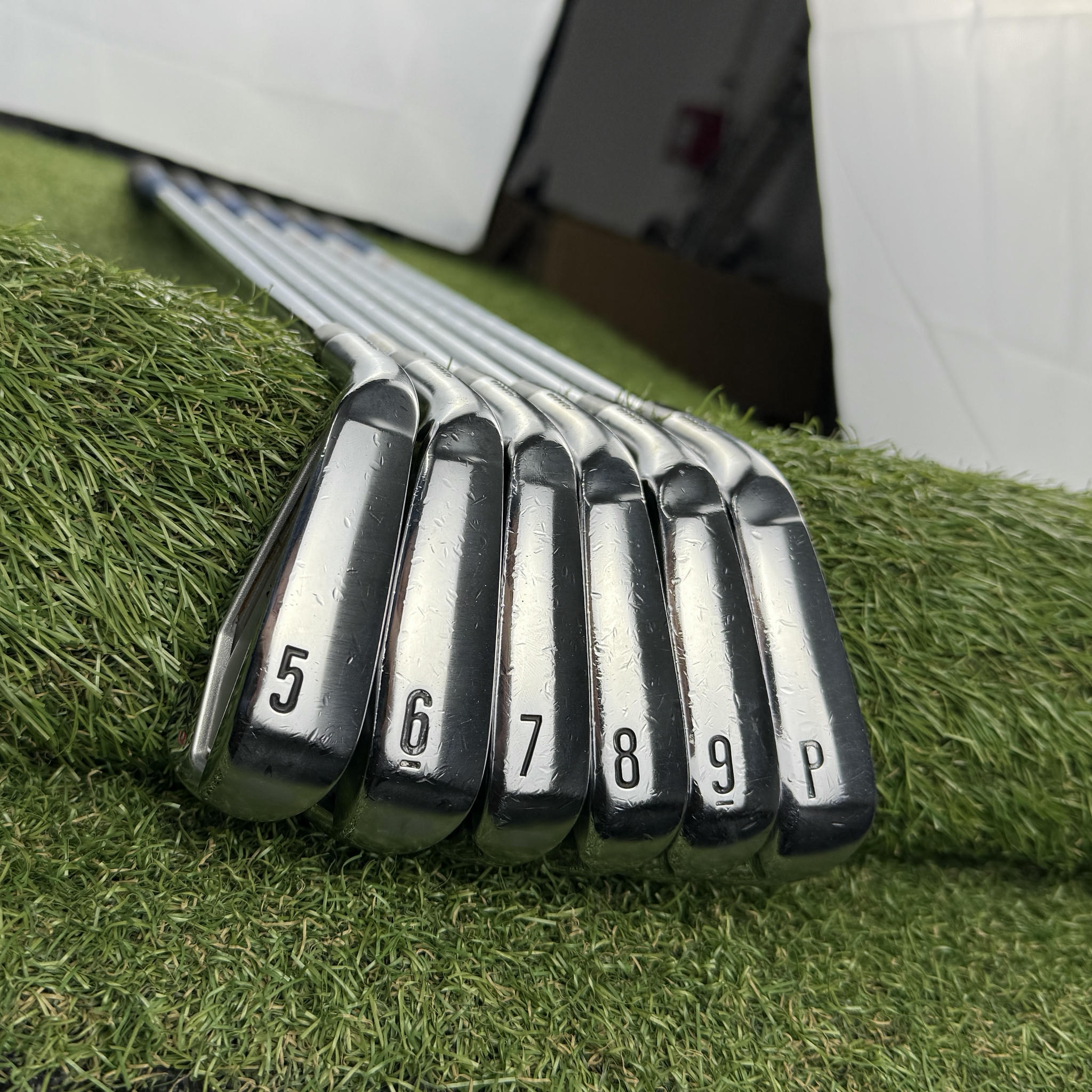 Used Srixon ZX5 / ZX7 Combo Irons / 5-Pw / Kbs Tour Stiff / Left Hand